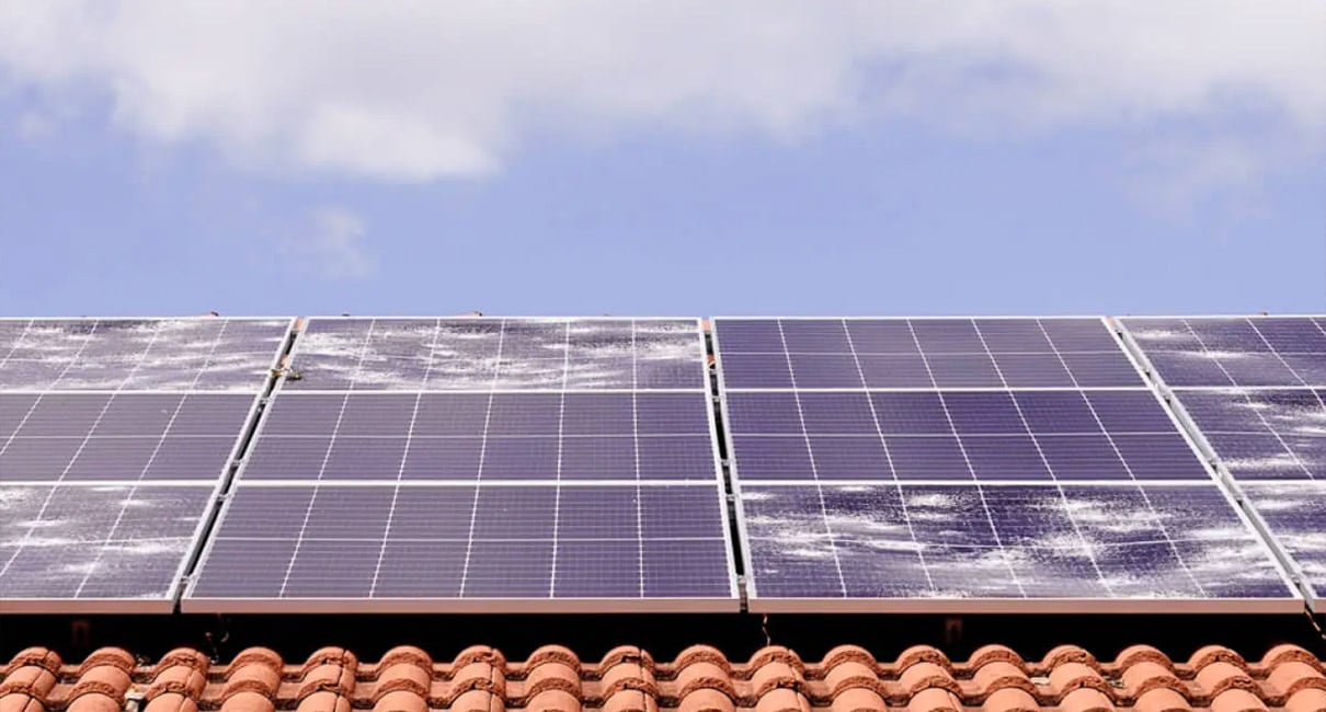 How Do Solar Panels Perform in Bad Weather? - Solar Nerds